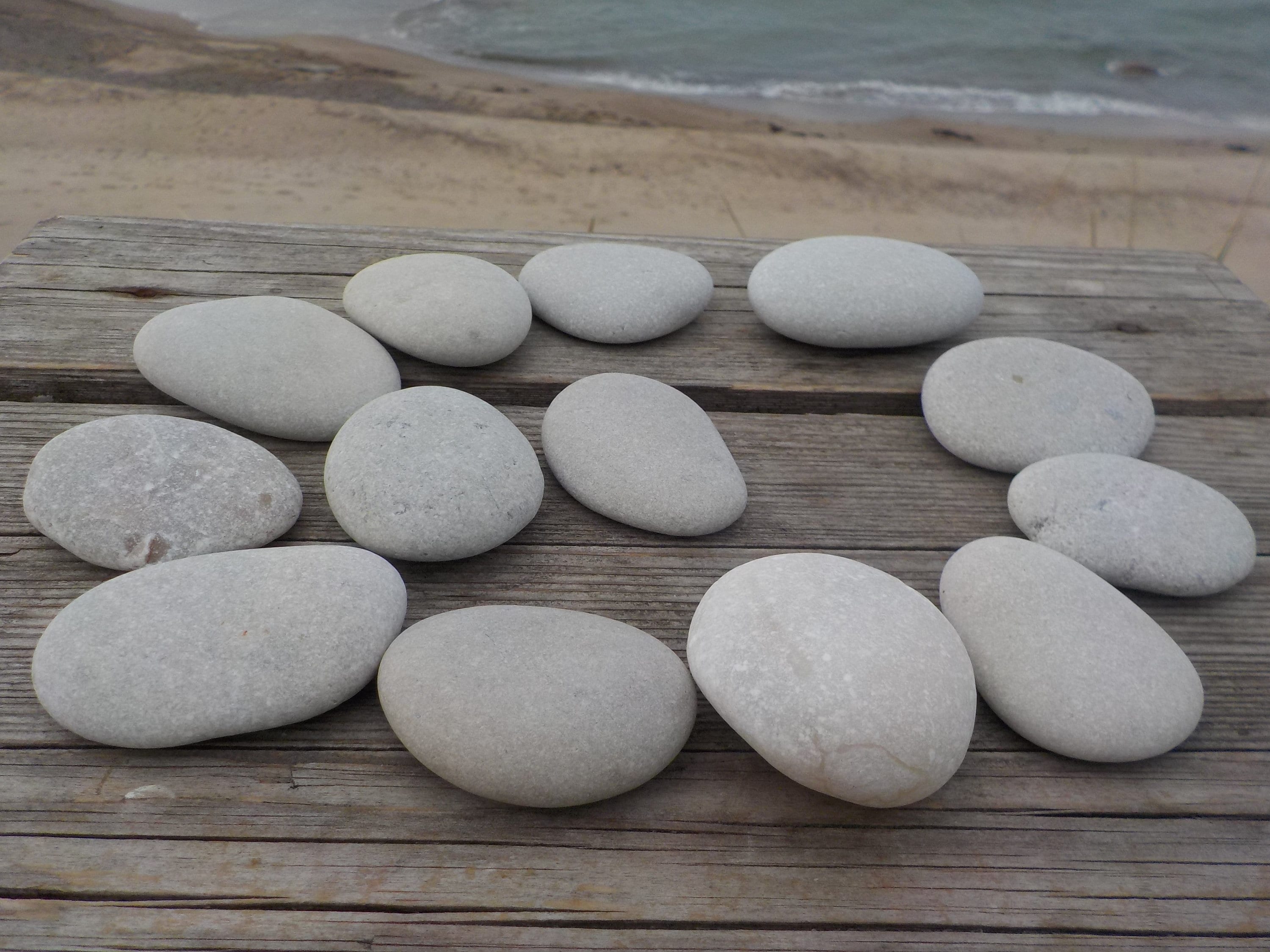 Ambachtelijke stenen Set van 13 lichte Pebbles-Size - Etsy Nederland