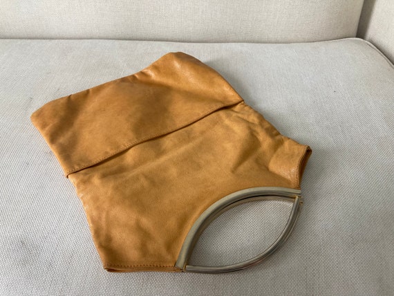 simplicity | 1970s mustard soft leather minimalist cl… - Gem