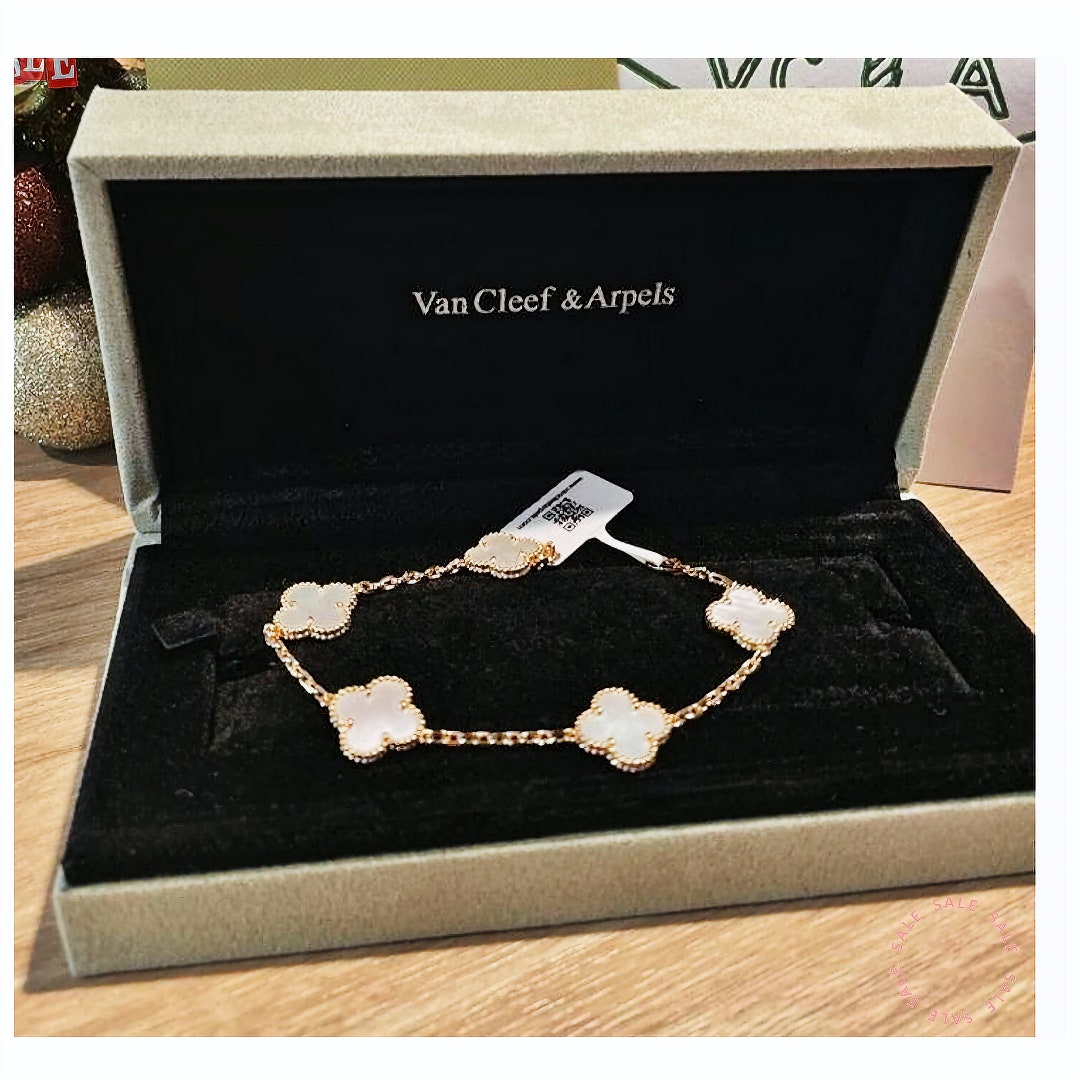 Vintage Alhambra Gold Bracelet 5 Pearl Patterns 18K Gold/ VCA 750 Gold ...