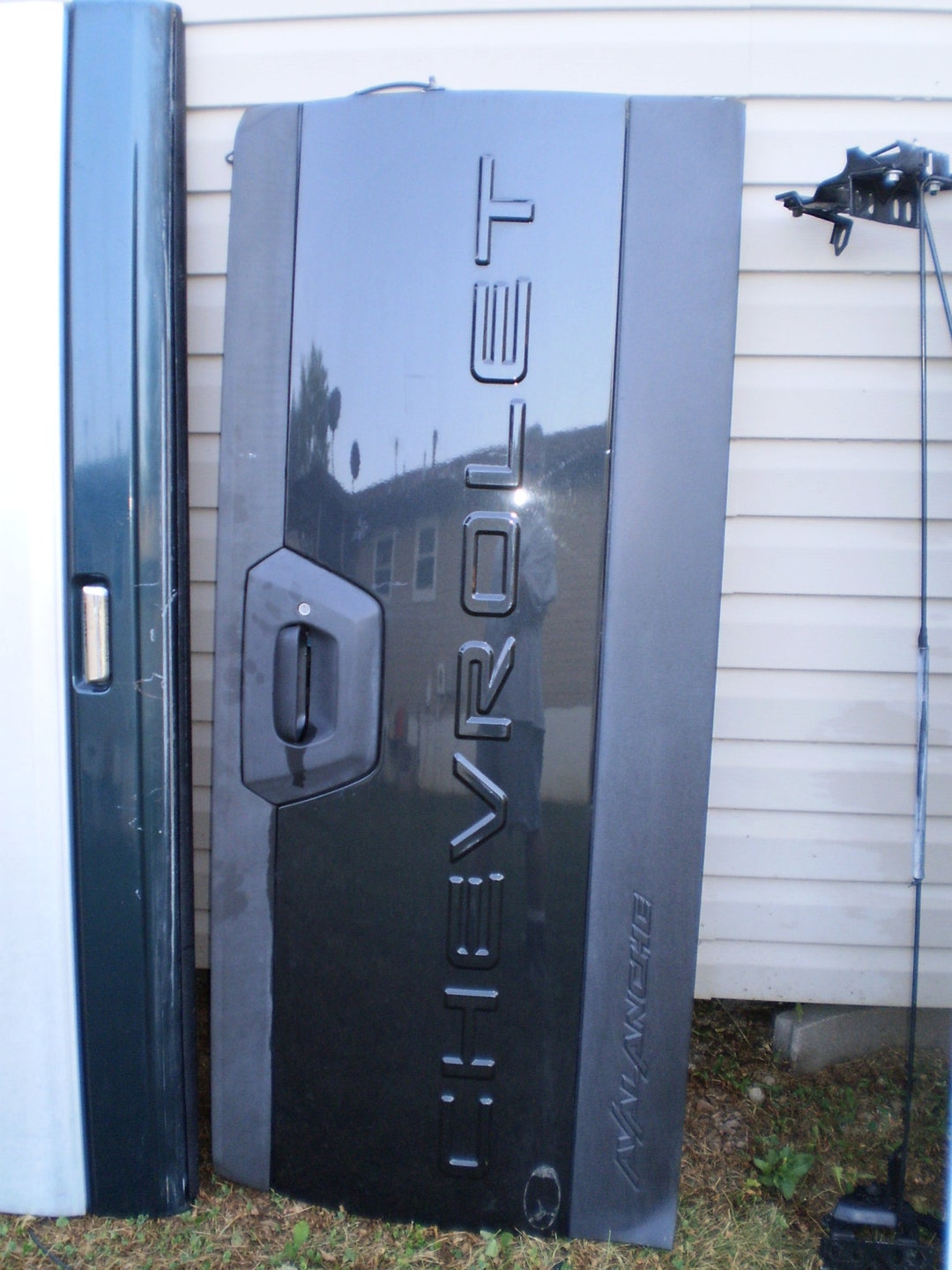 2002-2006 Chevy Avalanche Tailgate Tail Gate Deck Lid, OEM TRUCK SUV 06 ...