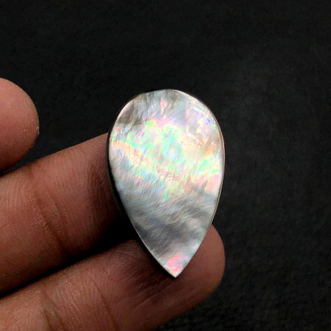 Tahitian Mother of Pearl Cabochon... Pear Cabochon...28x18x6 Mm...26 ...