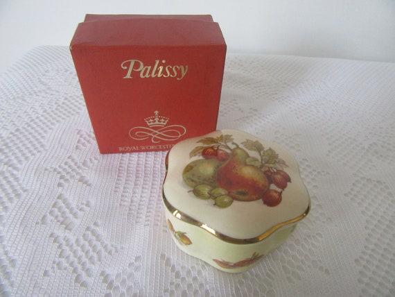Royal Worcester Spode,Palissy porcelain trinket dish.… - Gem