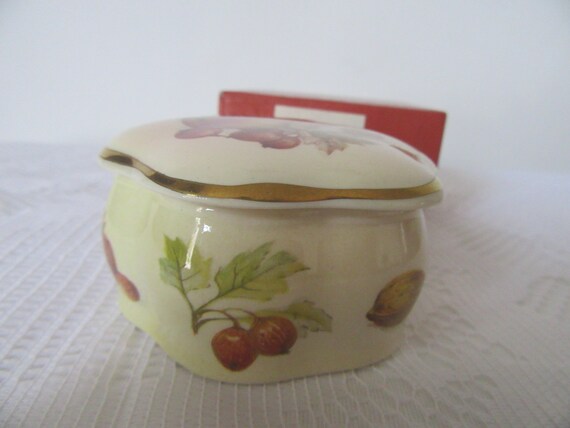 Royal Worcester Spode,Palissy porcelain trinket dish.… - Gem