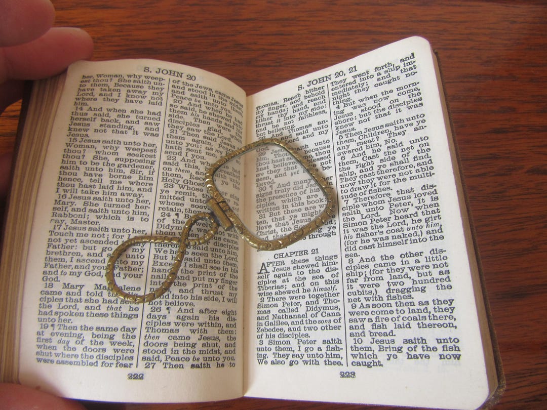 C1800s Quizzing Glass. Gold-plated Finger Held Magnifying Glass. - Etsy