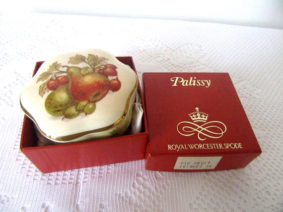 Royal Worcester Spode,Palissy porcelain trinket dish.… - Gem