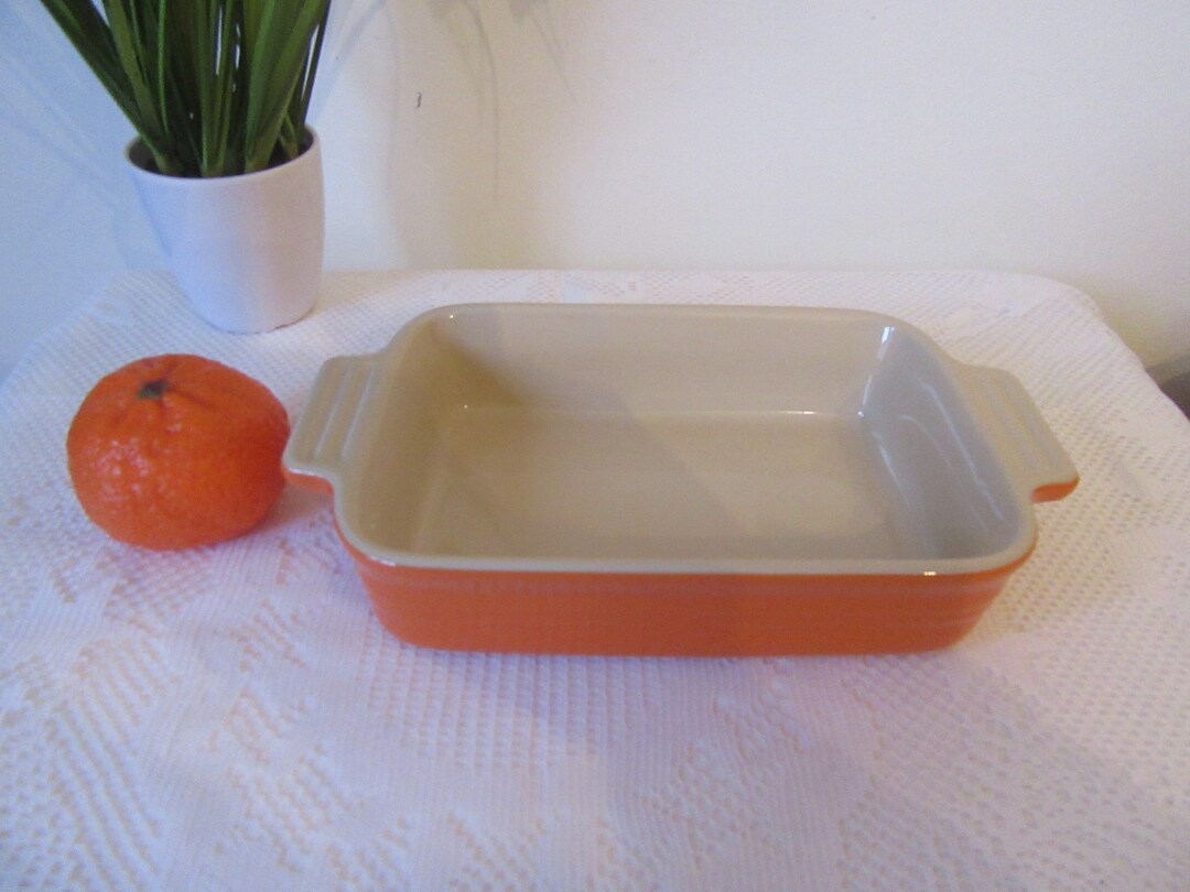 Le Creuset Small Stoneware Dish. Oven to Table Cookware.10-31 Marked ...