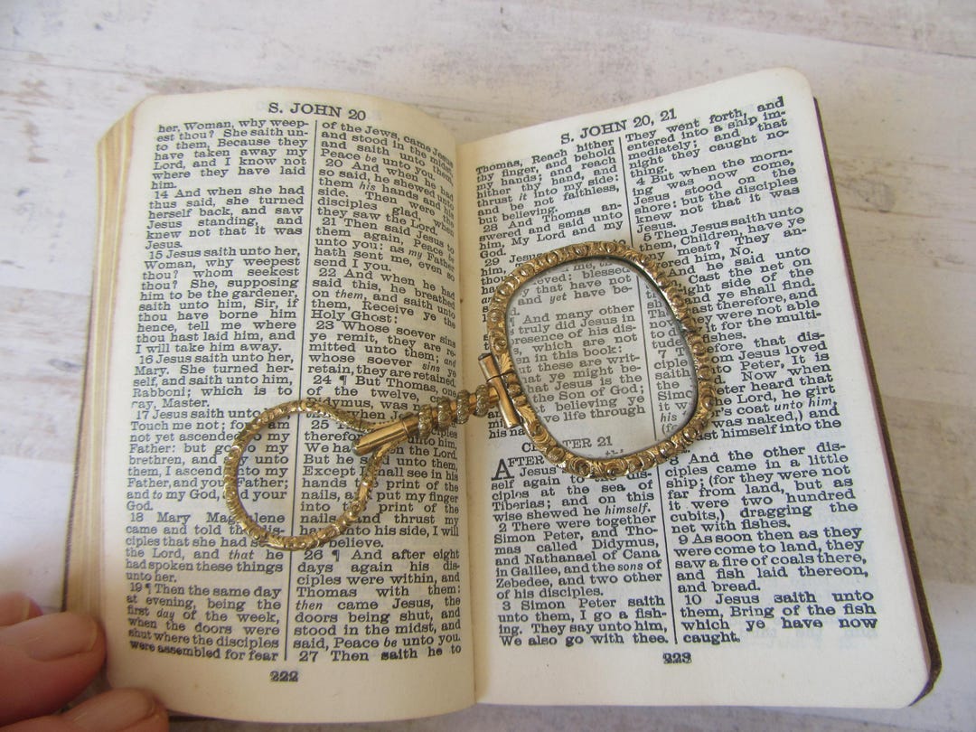 C1800s Rolled Gold Quizzing Glass. Finger Held Magnifying Glass. Swivel ...