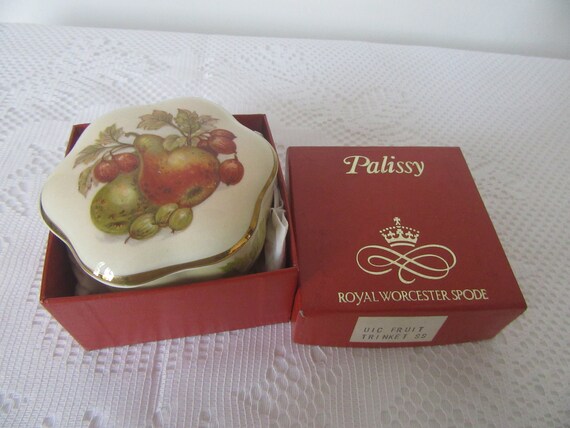 Royal Worcester Spode,Palissy porcelain trinket dish.… - Gem
