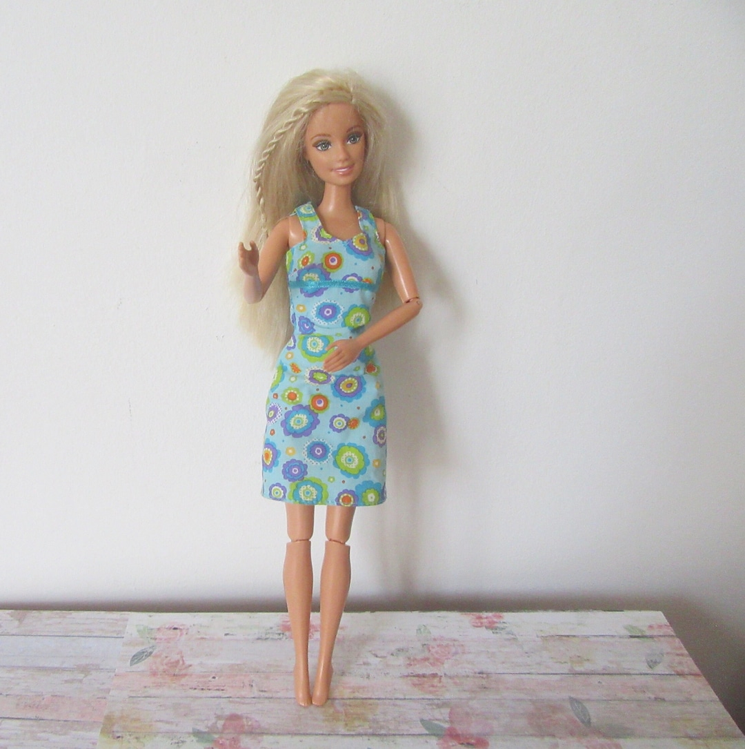 1999 Barbie Doll Wearing a Blue Flower Design Dress,long Blonde Hair ...