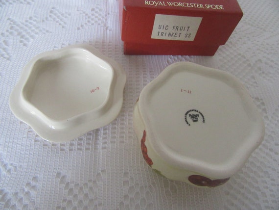 Royal Worcester Spode,Palissy porcelain trinket dish.… - Gem