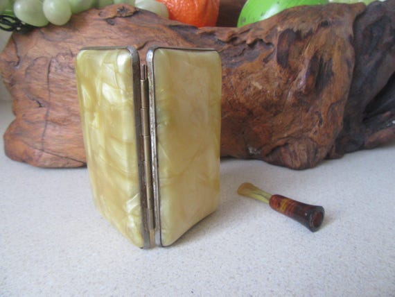 Antique Art Deco celluloid cigarette-card case and ch… - Gem