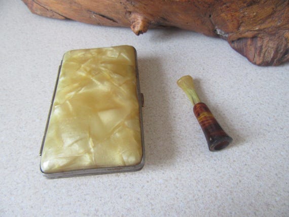 Antique Art Deco celluloid cigarette-card case and ch… - Gem