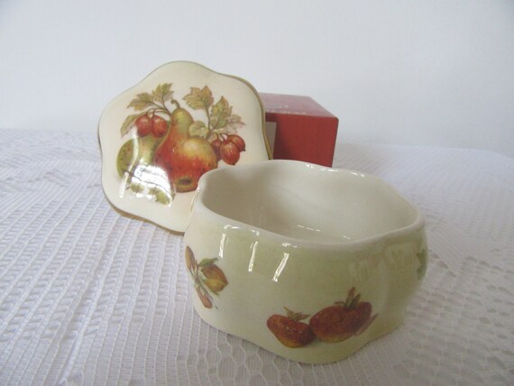 Royal Worcester Spode,Palissy porcelain trinket dish.… - Gem