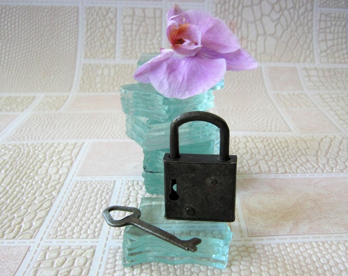 Padlock With Key Small Vintage Lock Working Padlock Primitive Padlock ...