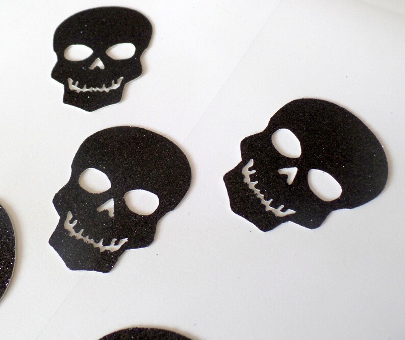 2" Skull Confetti (30 Pieces) Black Glitter - Skull Table Decorations ...