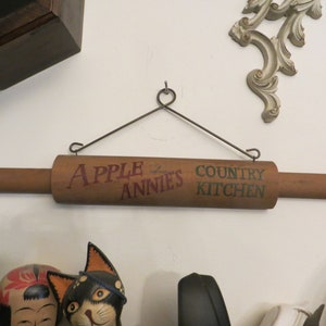 Apple Annie's Country Kitchen Rolling Pin Sign, Country Store Folk Art ...