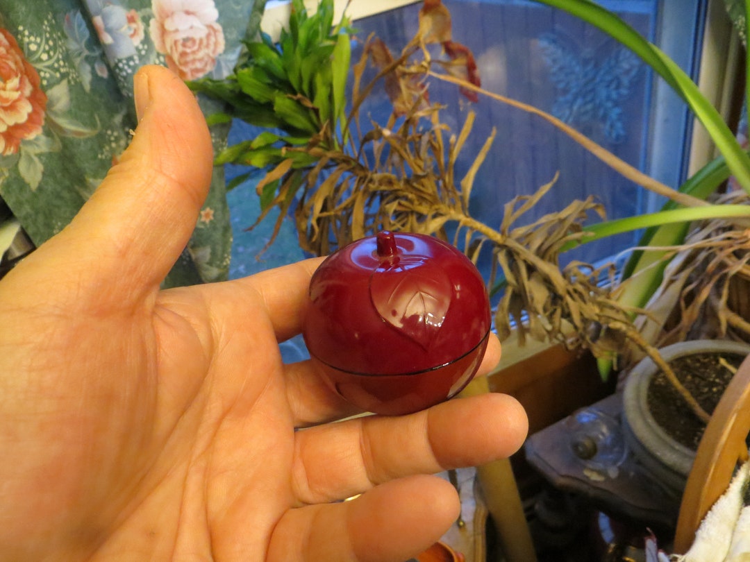 Vintage Lacquered Red Apple Ring Box - Etsy