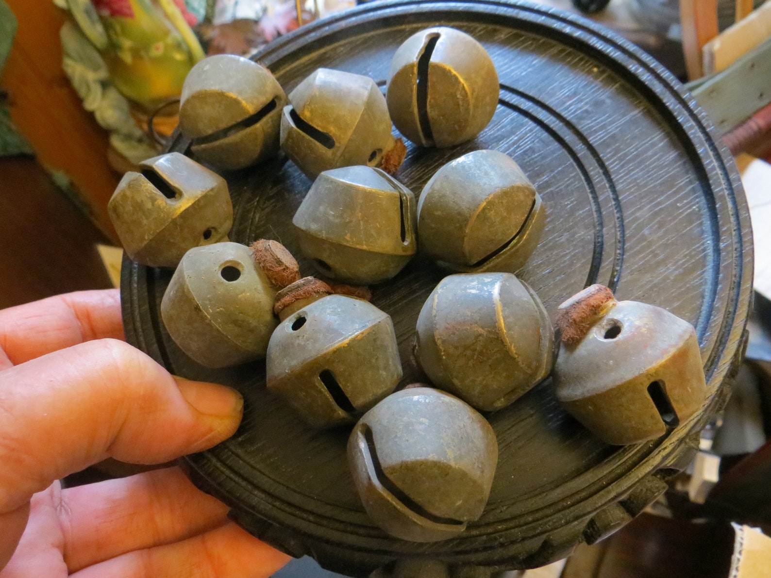 1 Antique Sleigh Bell Number 2 Petal Pattern - Etsy