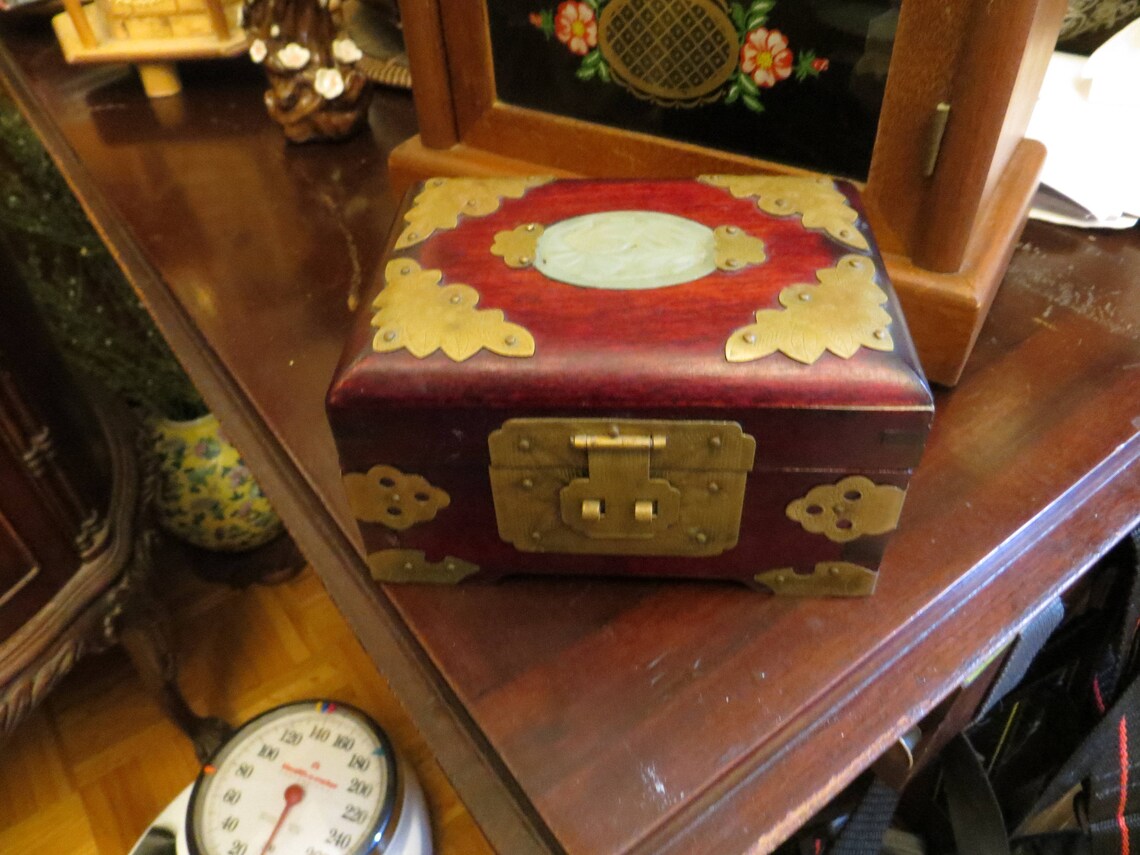 Small Wood Jewelry Box Carved Jade Brass Hardware Vintage - Etsy