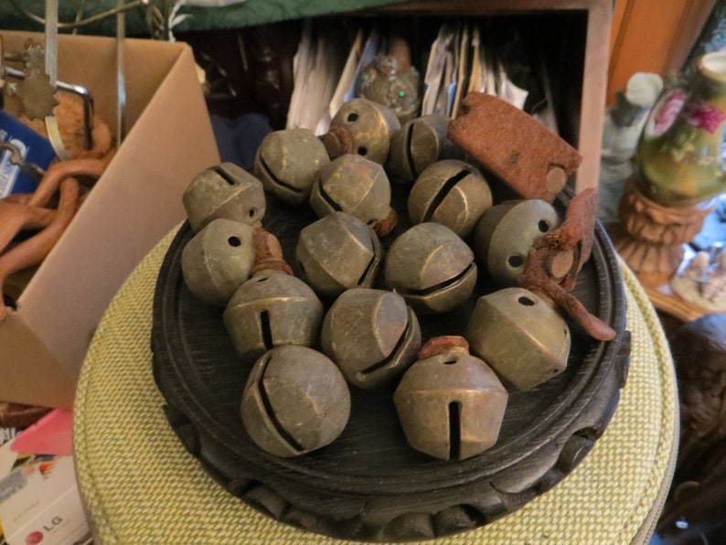 1 Antique Sleigh Bell Number 2 Petal Pattern - Etsy