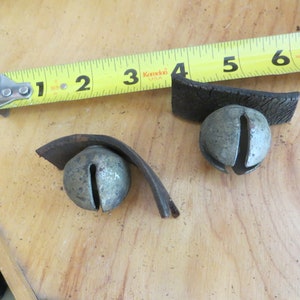 1 Antique Sleigh Bell Number 2 Petal Pattern - Etsy