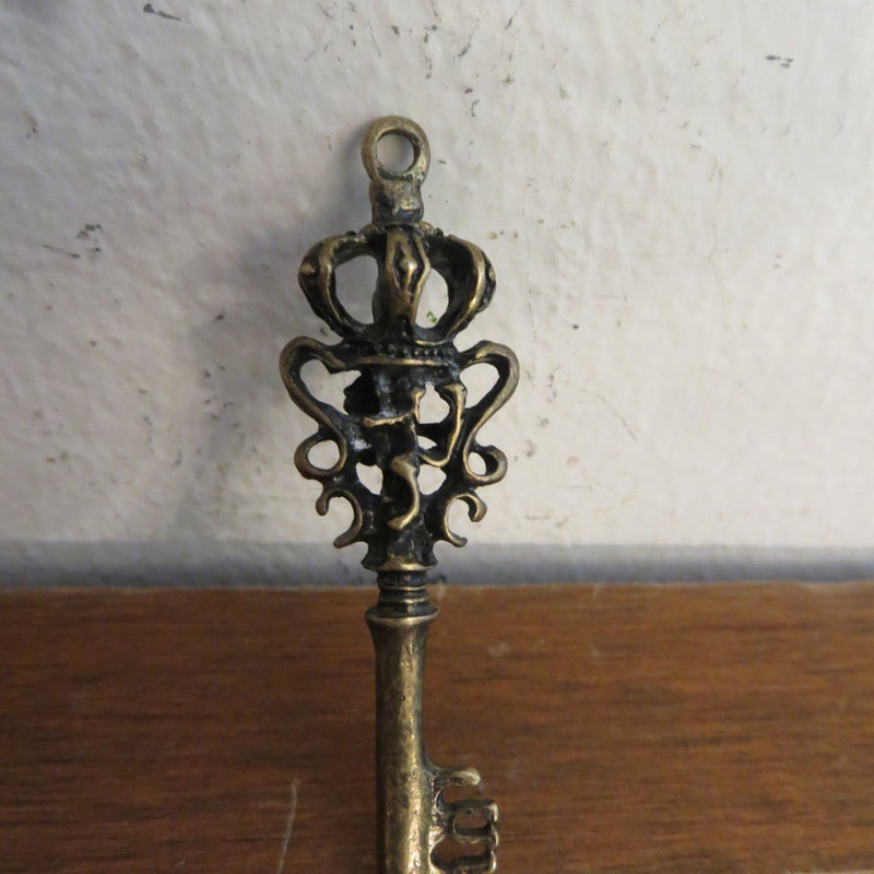 Crown Key Necklace - Etsy
