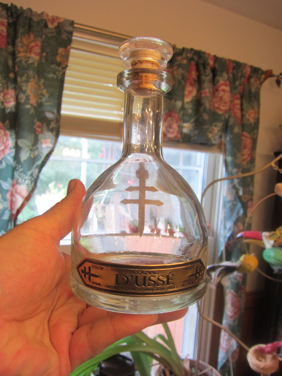 D'usse Cognac VOSP Bottle, Decanter, Vintage, Gold Cross, Glass. Cork ...