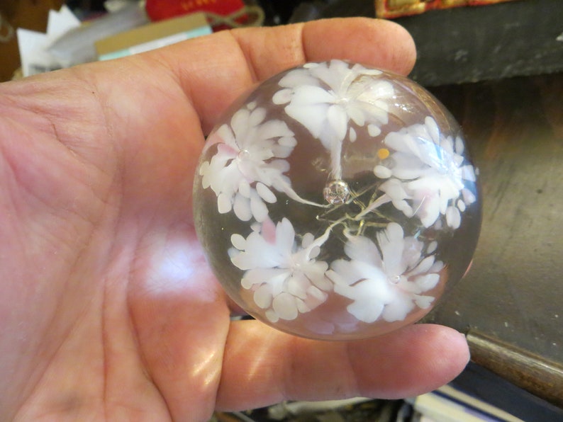 Gentile Glass Paperweight, White Flowers, West Virginia, Signed, Please ...