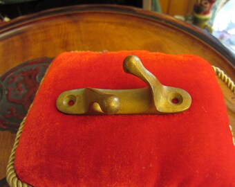 Antique Bow Chock - Etsy