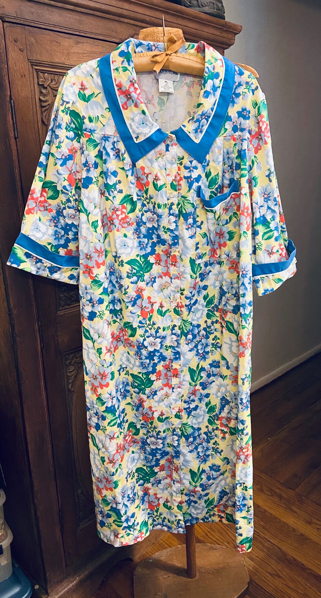 Models Coat Housecoat. Blue Floral Design With Pearl Snap - Etsy