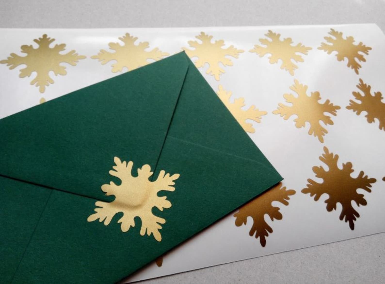 20 Gold Snowflake Stickers Christmas Envelope Seals Holiday | Etsy