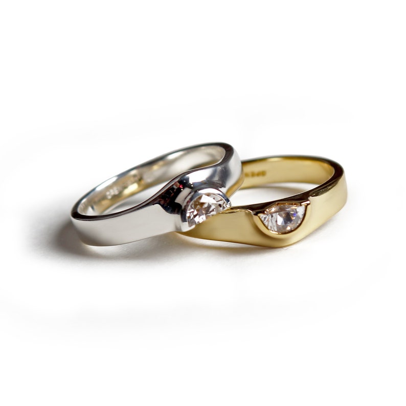 Split-a-carat Wedding Bands With Natural White Sapphire in 14k Gold ...