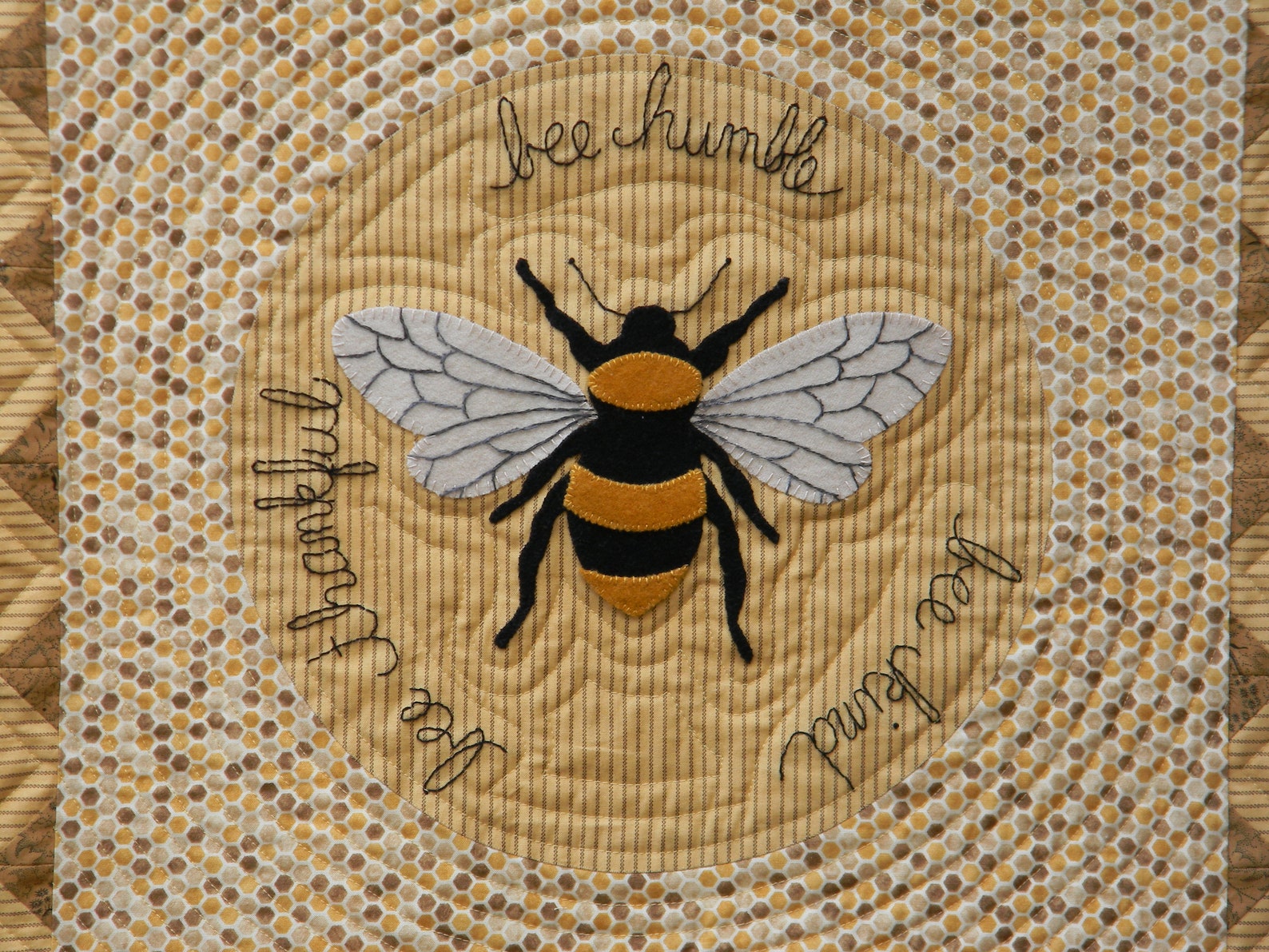 Bee Humble Wool Applique Quilt Pattern - Etsy