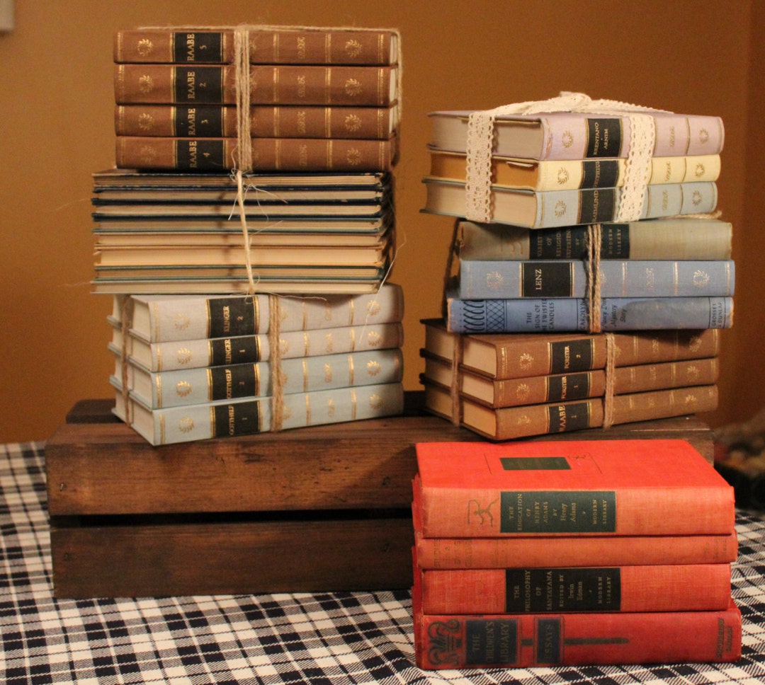Customizable Vintage Book Display - Etsy