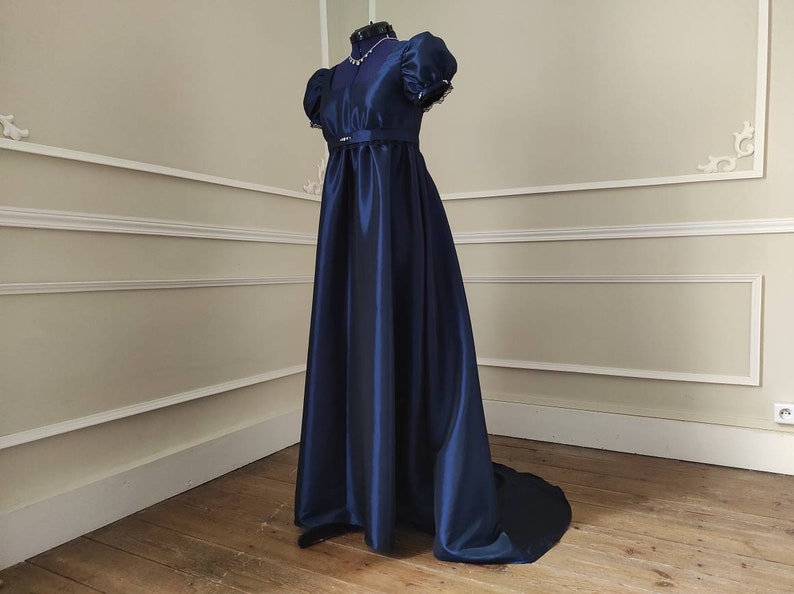 Robe empire française fin 18ème style Joséphine en Taffetas bordeaux du ...