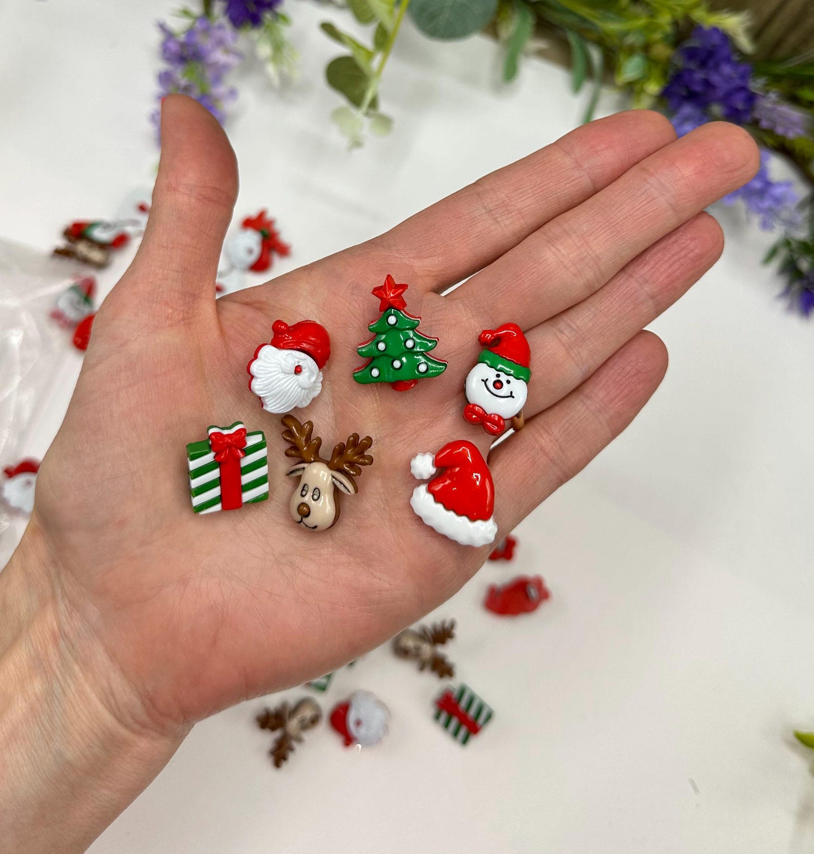 Christmas Buttons, Reindeer, Santa Clause, Christmas Tree, Snowman ...