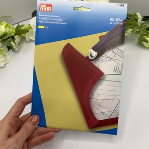 Prym Dressmaker's Tracing Paper and Toothed Tracing Wheel, 2 Sheets of ...