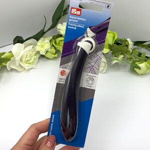 Prym Dressmaker's Tracing Paper and Toothed Tracing Wheel, 2 Sheets of ...