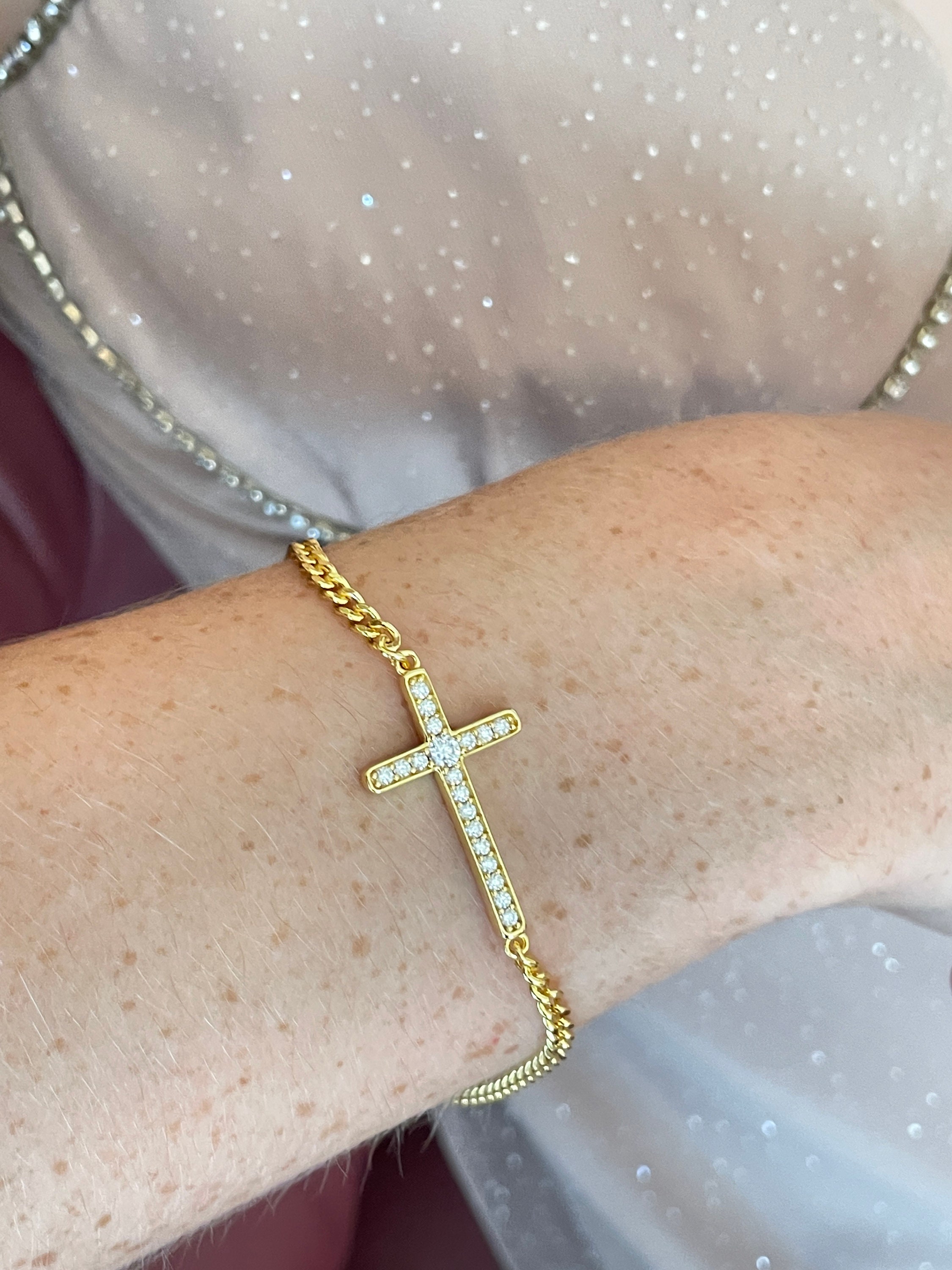 18k Yellow Gold Diamond Cross Bracelet - Etsy 18k Yellow Gold Diamond Cross Bracelet - Etsy