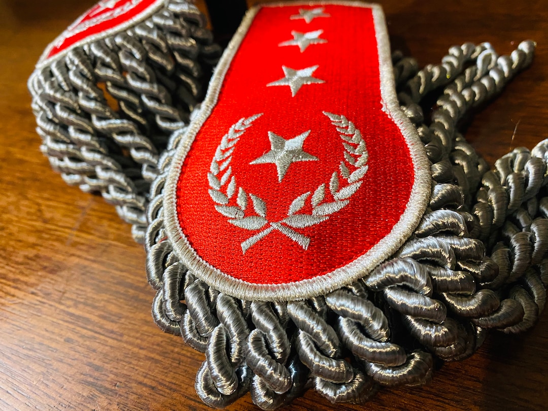 Red Silver Star Epaulettes / Ships From USA \ Embroidered Cosplay War ...