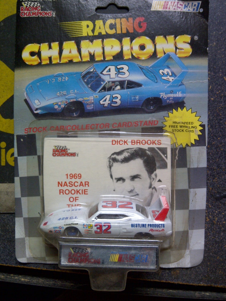 Nascar Classics 1970 Plymouth Road Runner Superbird 32 Dick Brooks 1 ...