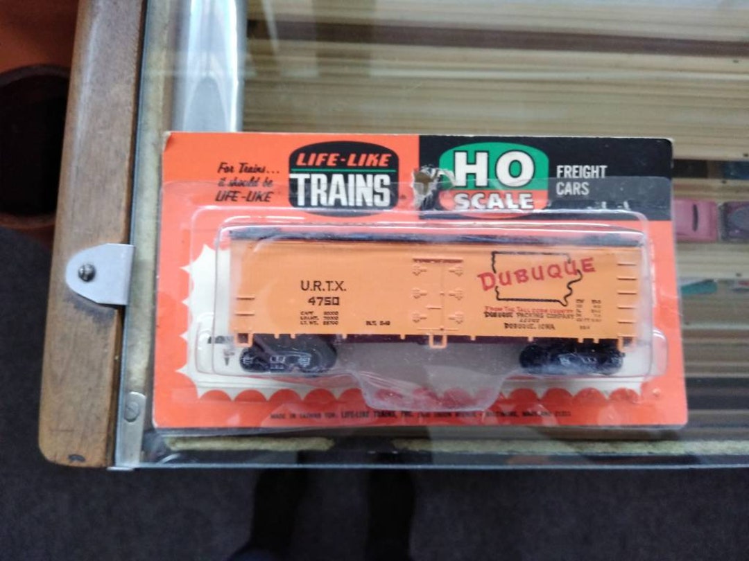 Life-like 40' Dubuque Packing Co Freight Car New in Blister - Etsy