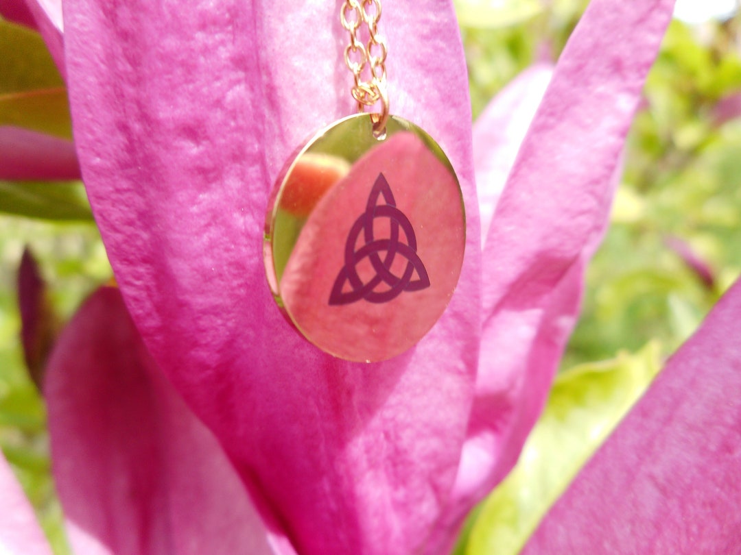 Minie Amulet Triquetra, Gold Stainless Steel Collar, Adjustable - Etsy