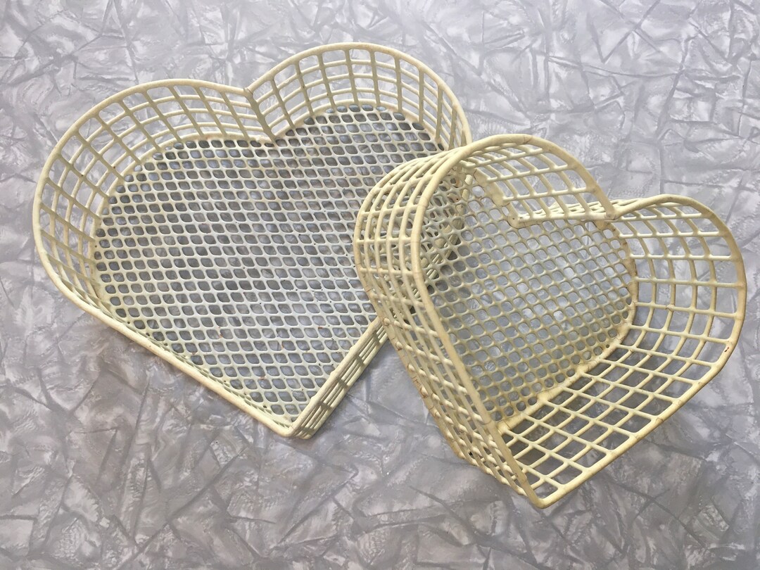 Set of 2 Vtg 90's Wire Heart Storage/wall Hanging Mod Basket - Etsy