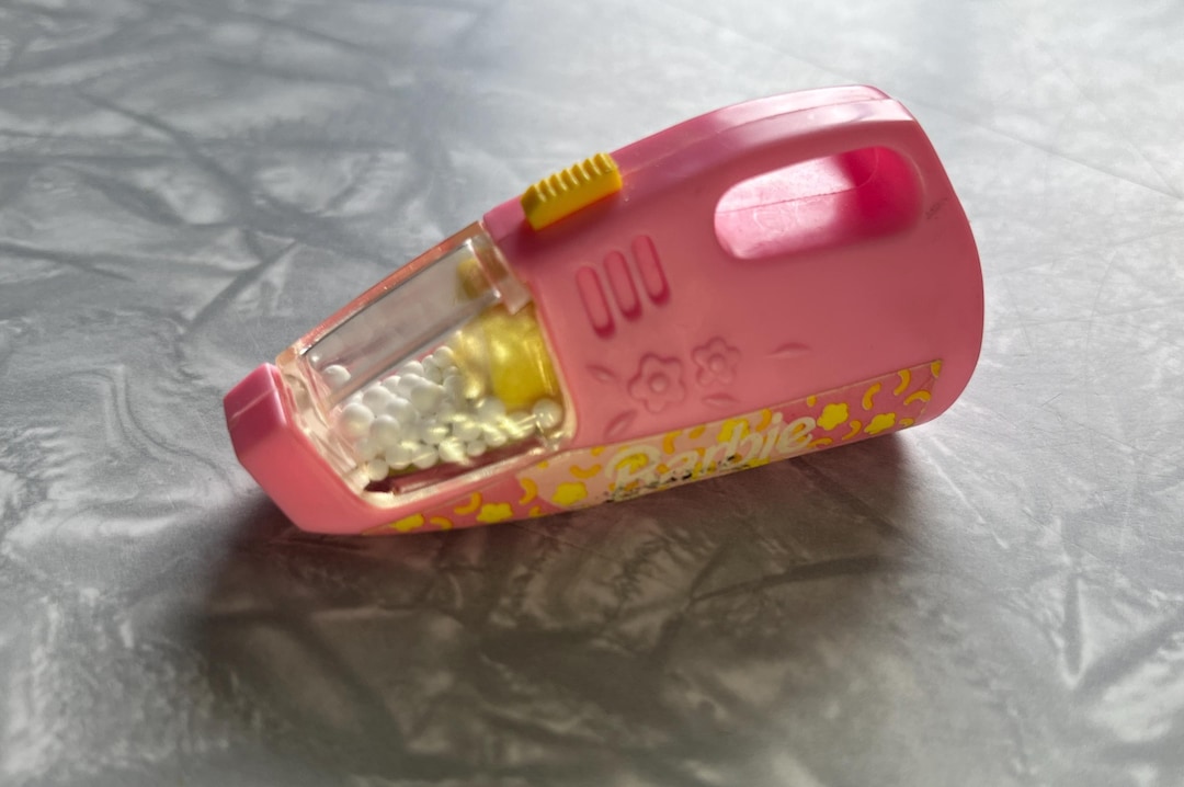 1993 Barbie Magic Moves Wind up Accessories Dust Buster/cleaner Vacuum ...