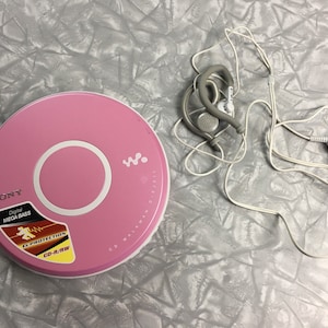 Sony D-EJ011 CD Walkman Portable Discman Player in Pink Tested & WORKS ...