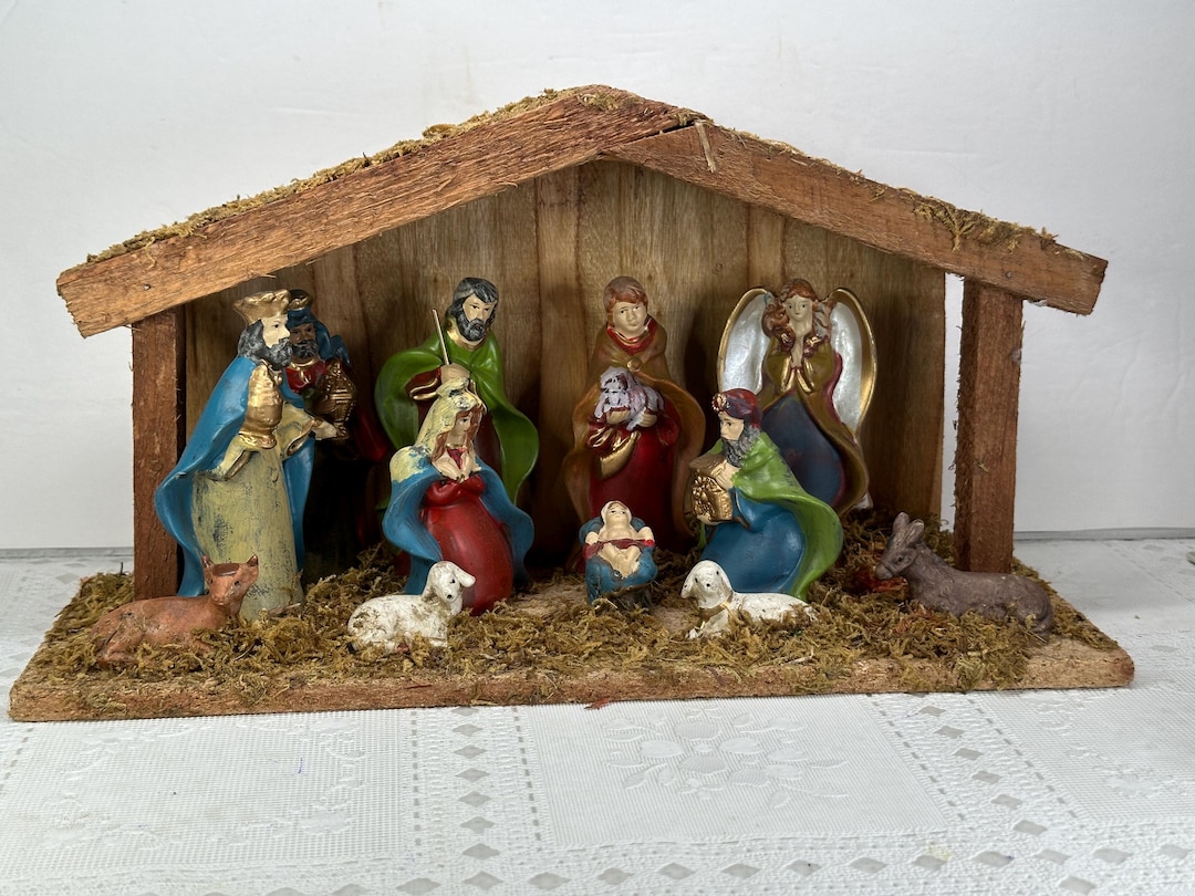 Vintage Nativity Set 12 Pieces Affixed to Stable, Nativity Manger Set ...