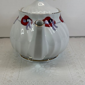 Darice Red Hat Society Teapot, Red Hat Society Teapot, Darice Teapot ...
