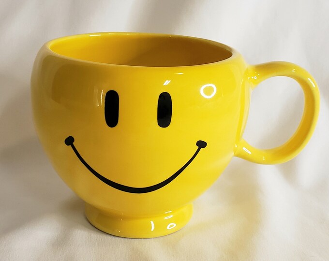 Vintage Smiley Face Mug Teapot, Teleflora Gift, Yellow Ceramic Flower ...