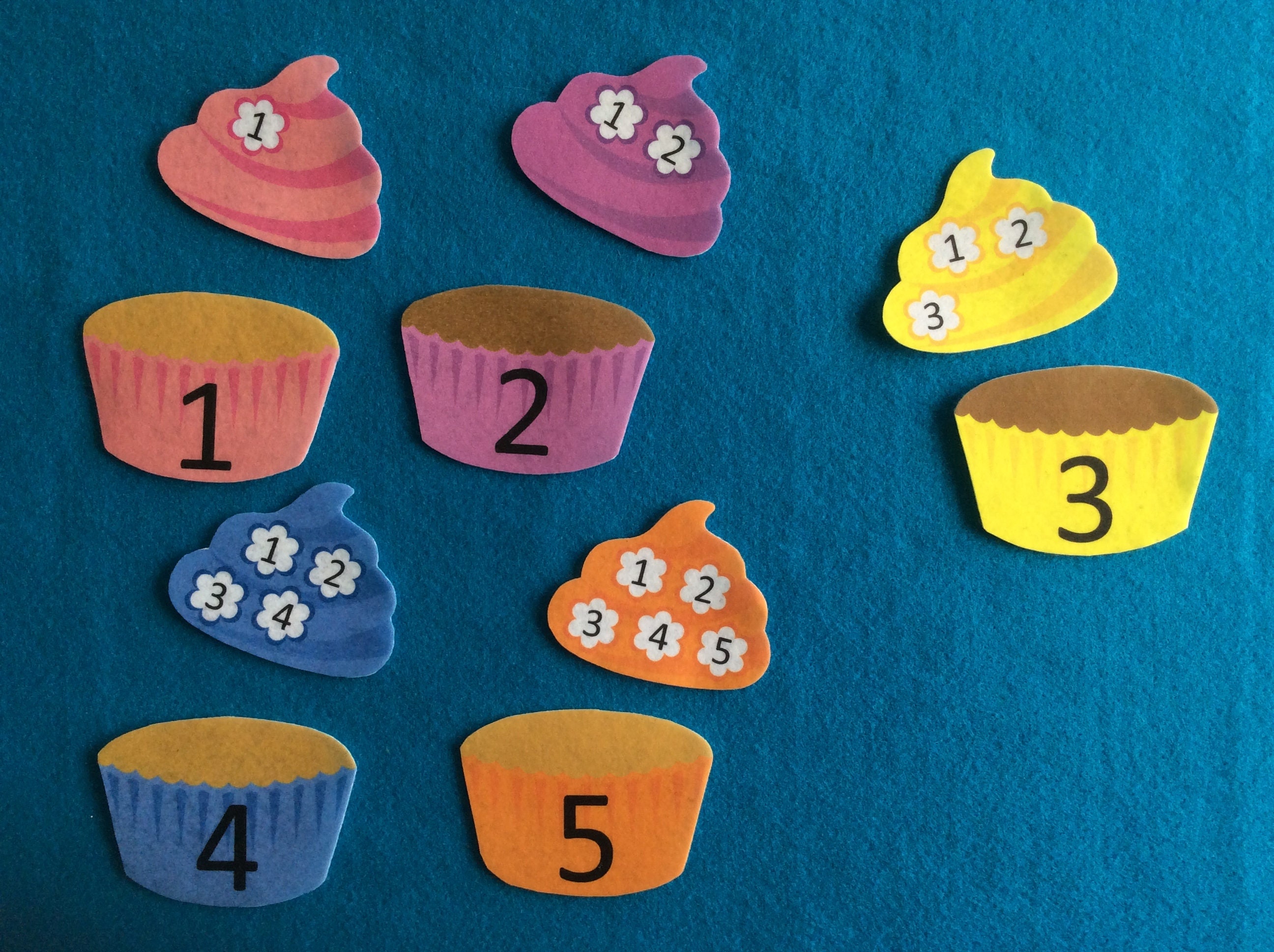 5 cupcakes at the bakery store//felt stories//felt board | Etsy